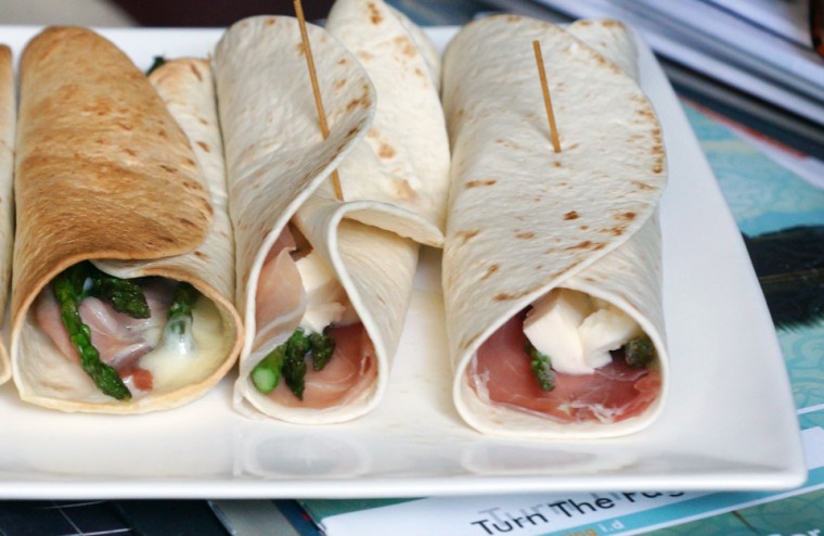 Zomerse wraps met Parmaham, mozzarella en aspergetips - Gewoon wat een ...