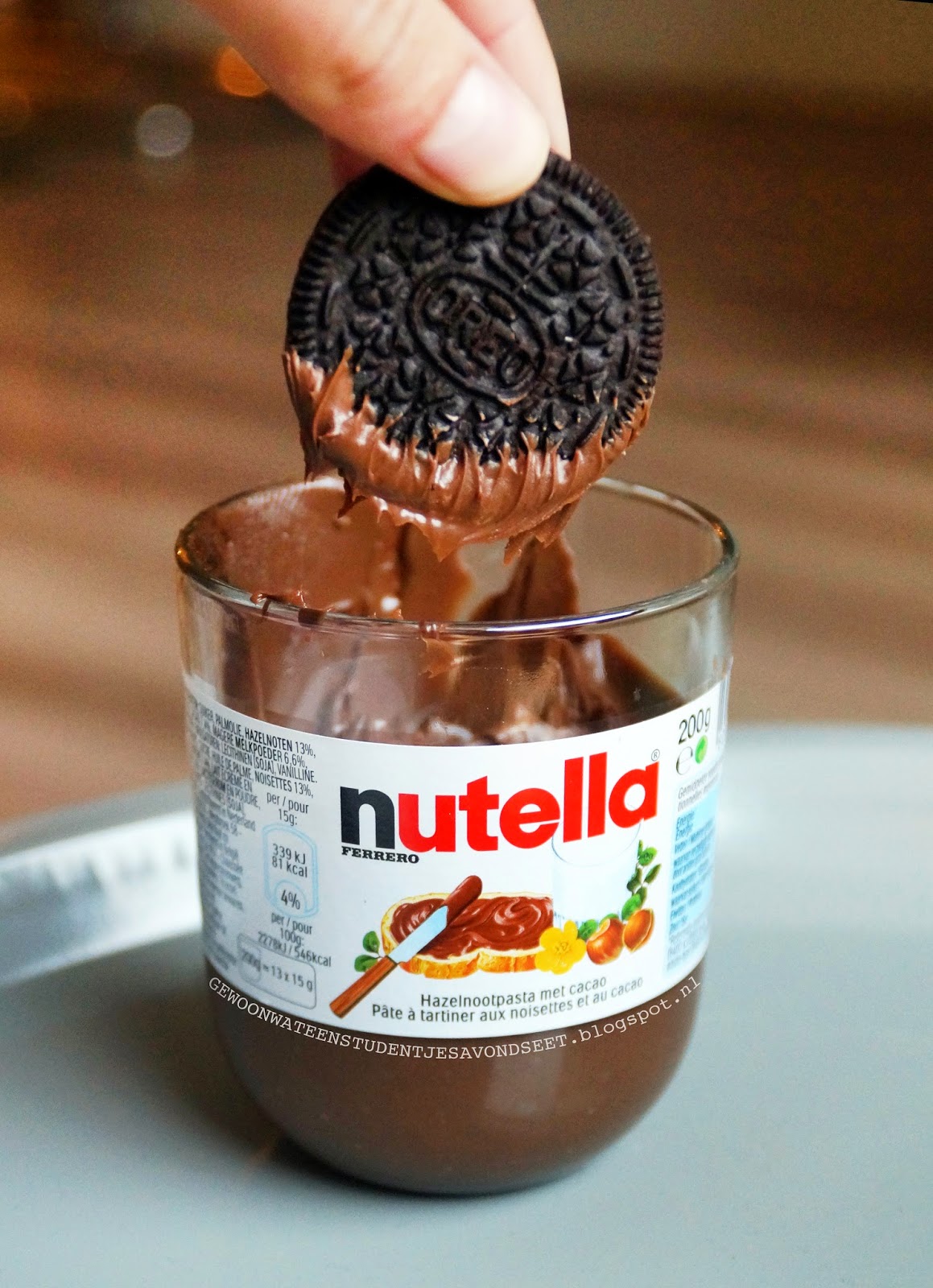 Snack: Dip je Oreo in een pot Nutella en ga de rest van de avond ...