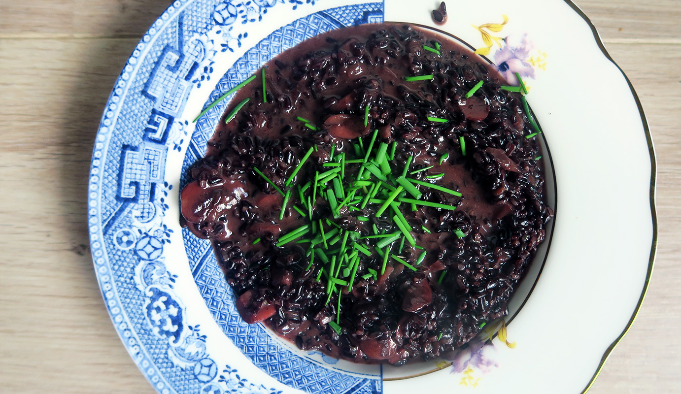 Zwarte risotto met champignons en bieslook - Gewoon wat een studentje ...