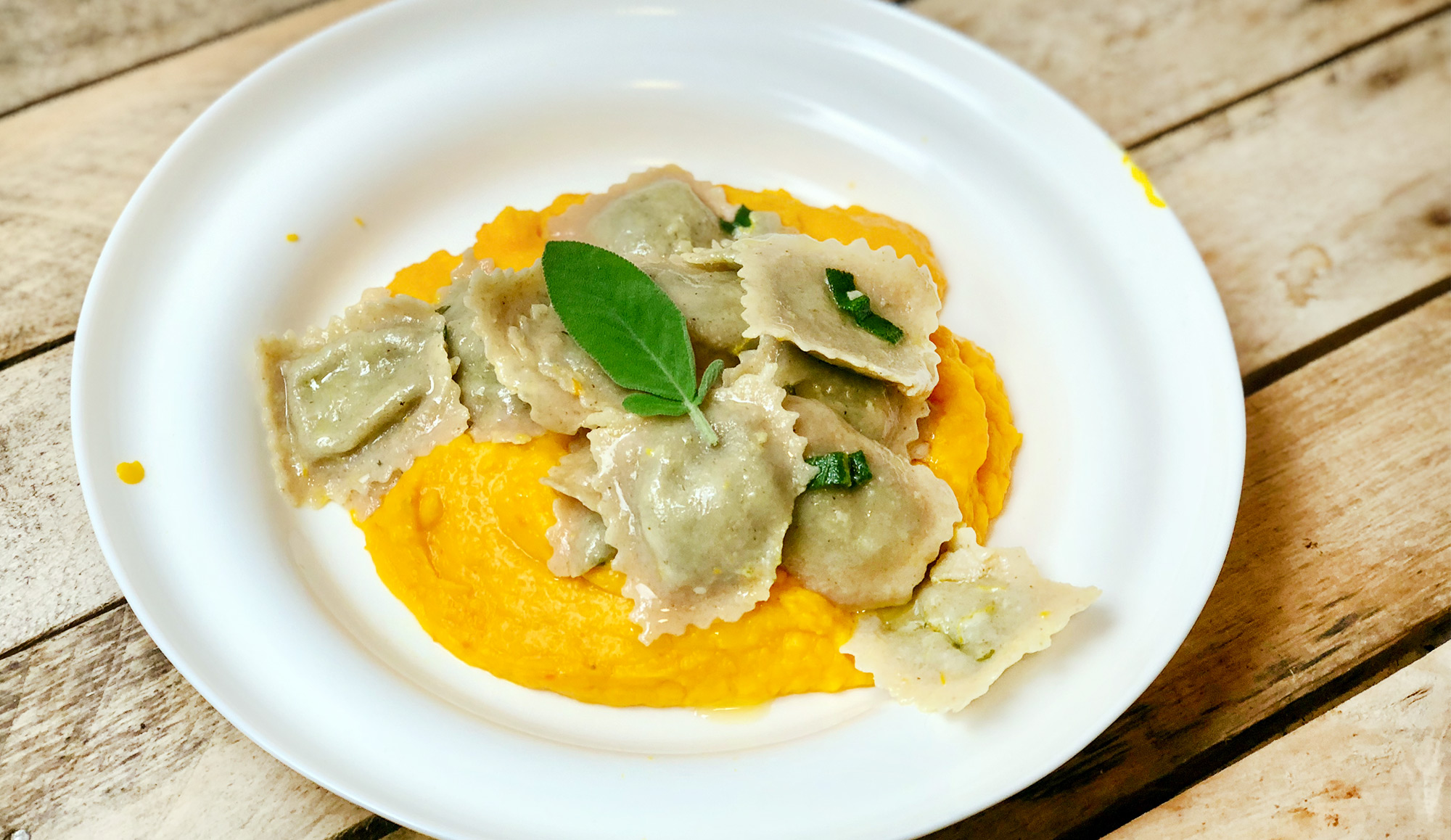 Ravioli met pompoenpuree, salie en boter - Gewoon wat een studentje 's ...