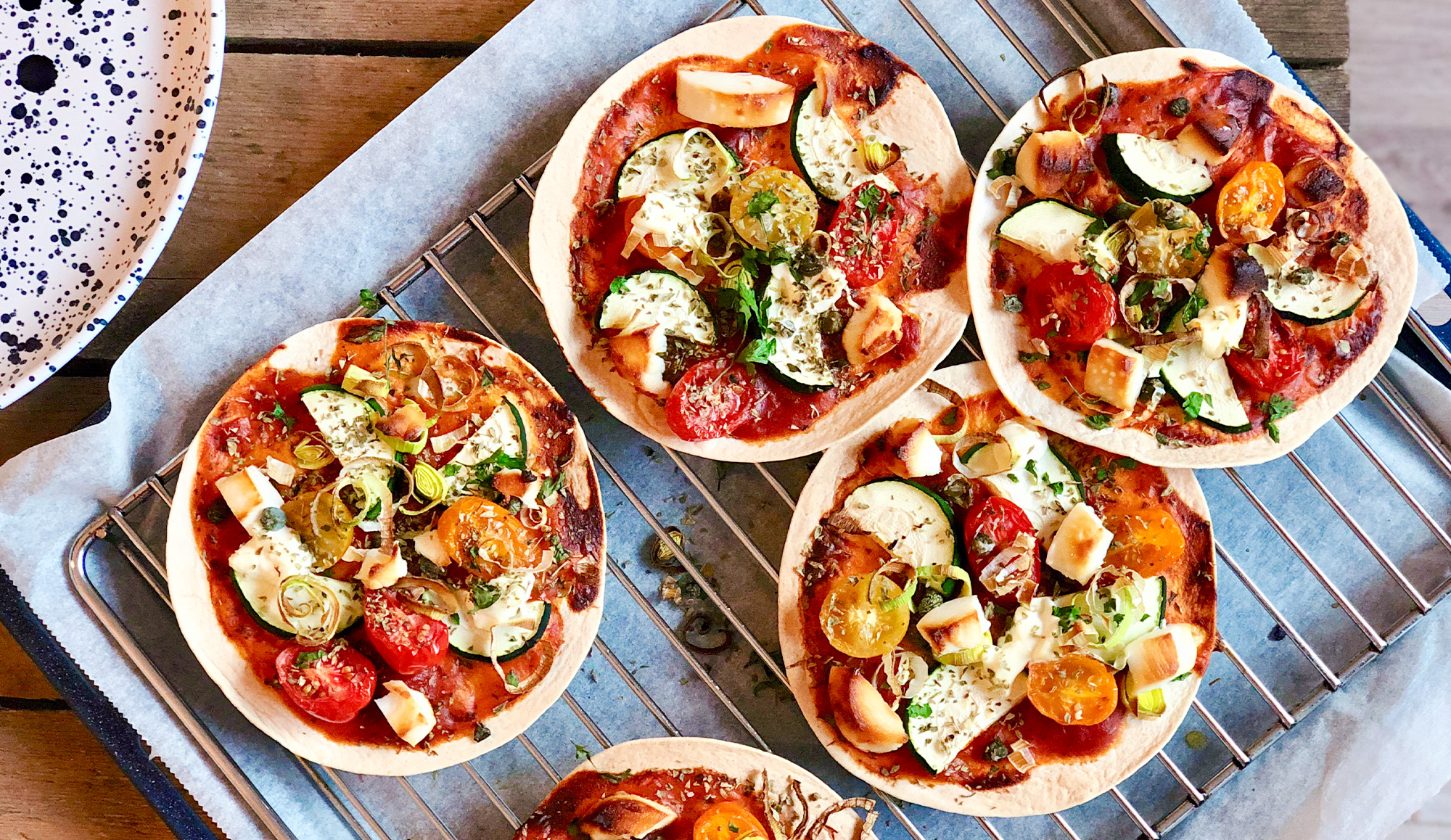 Tortizza's met geitenkaas, courgette en oregano - Gewoon wat een ...