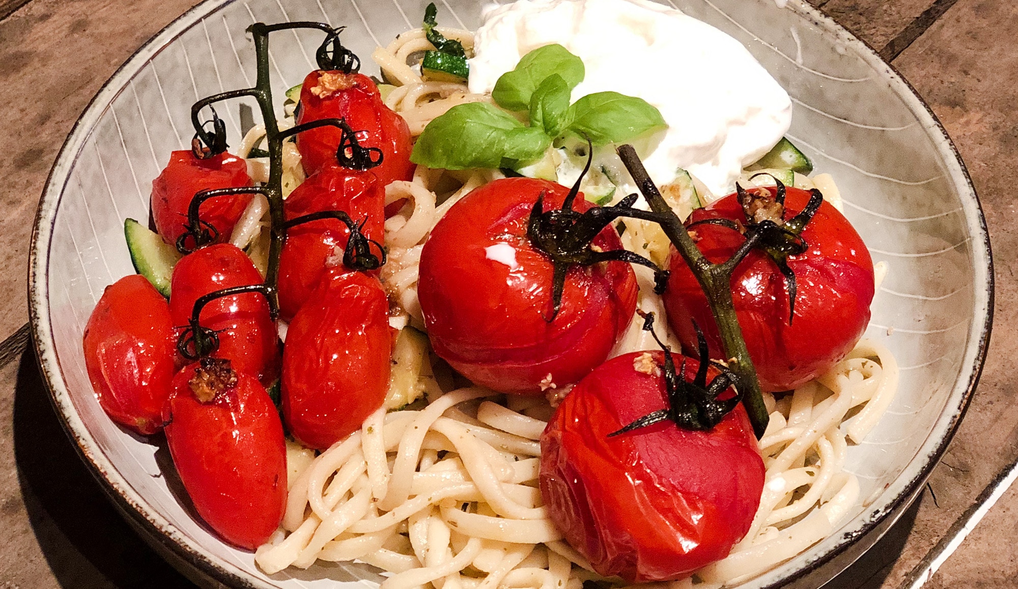 Verse pasta met tomaten en burrata - Gewoon wat een studentje 's avonds eet