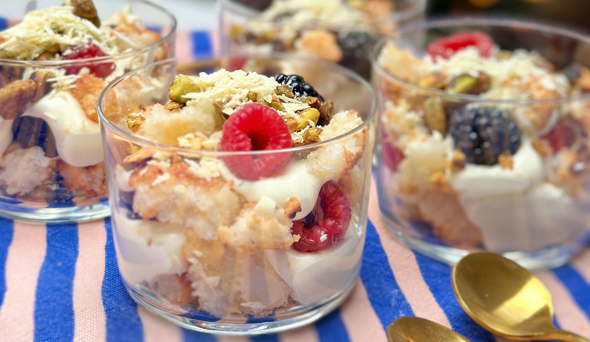 Makkelijk Kerst dessert met mascarpone, pistache en framboos