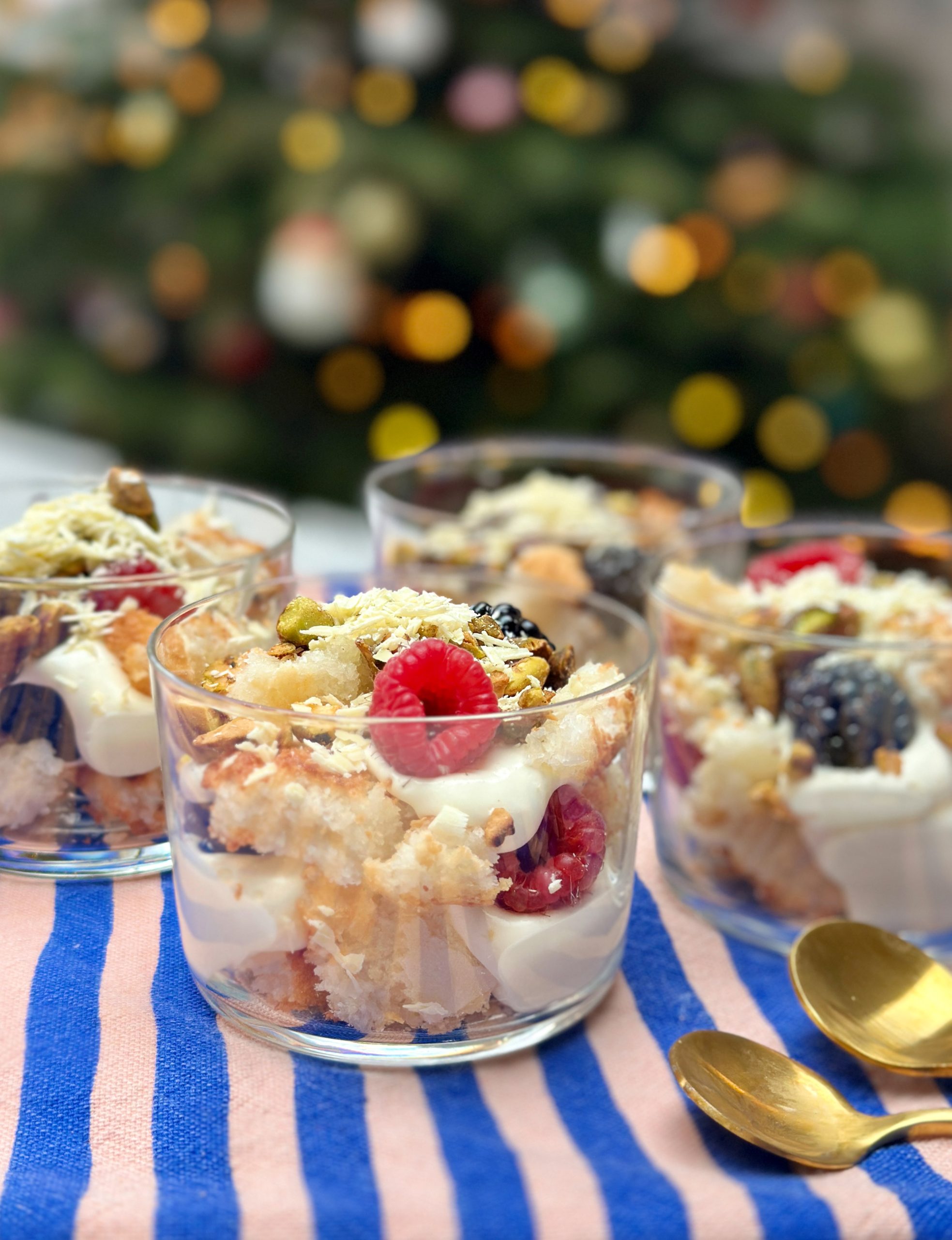 Makkelijk Kerst dessert met mascarpone, pistache en framboos